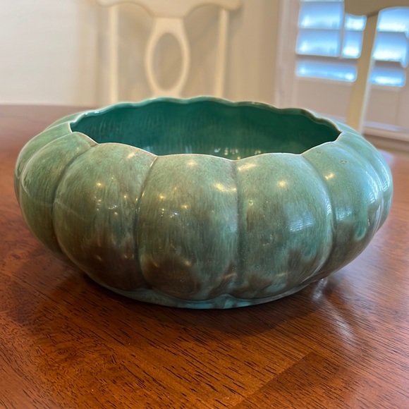 Red Wing Pottery | Accents | Vintage Red Wing Pottery Scalloped Blue ...